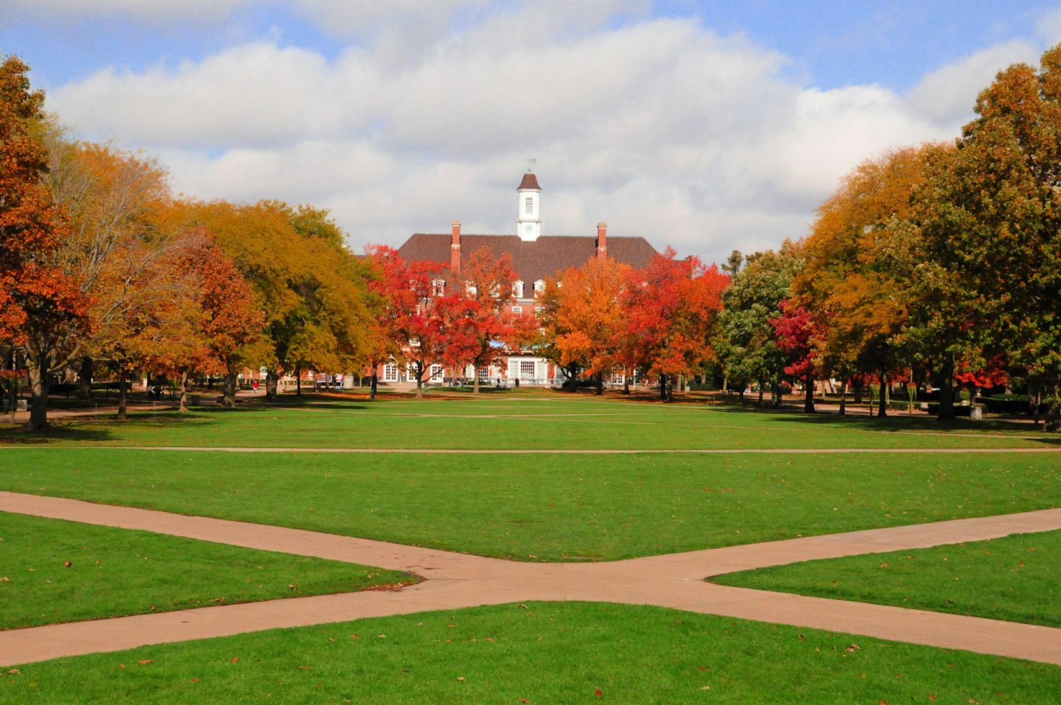 Trường Đại Học Illinois–Urbana Champaign (UIUC) - Tư vấn du học NEEC